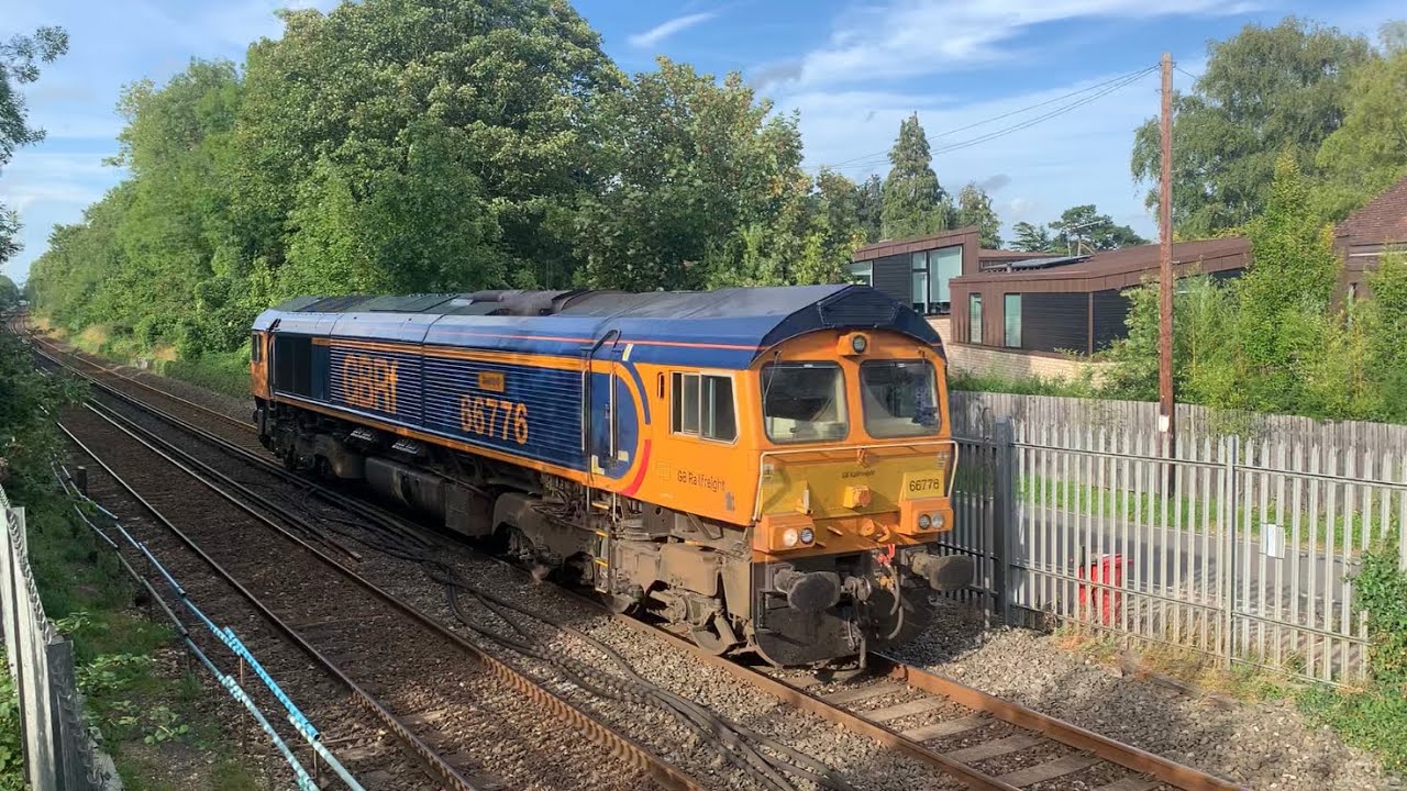 Class 66 | 66776 ‘Joanne’ | Light Engine | GB Railfreight - YouTube