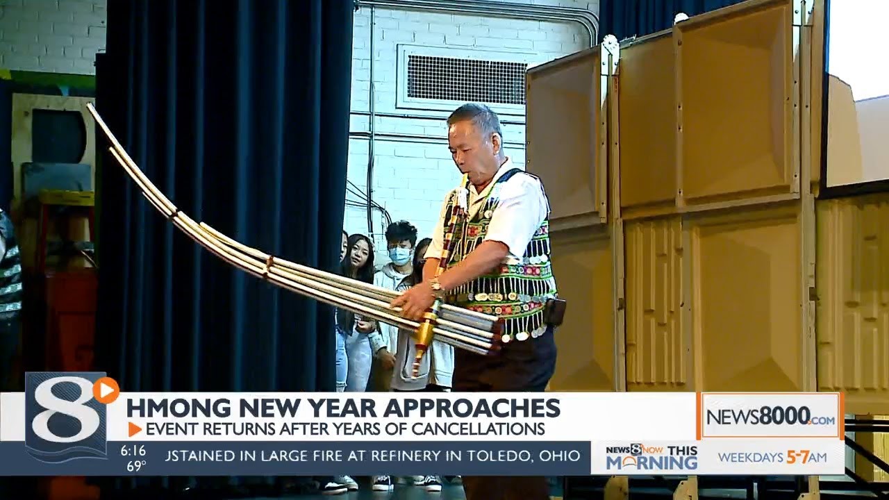 Lincoln Middle School students get a preview of Hmong New Year - YouTube