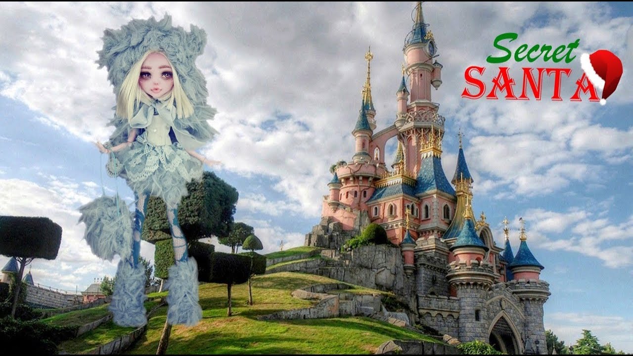 SECRET SANTA AT DISNEYLAND PARIS - YouTube