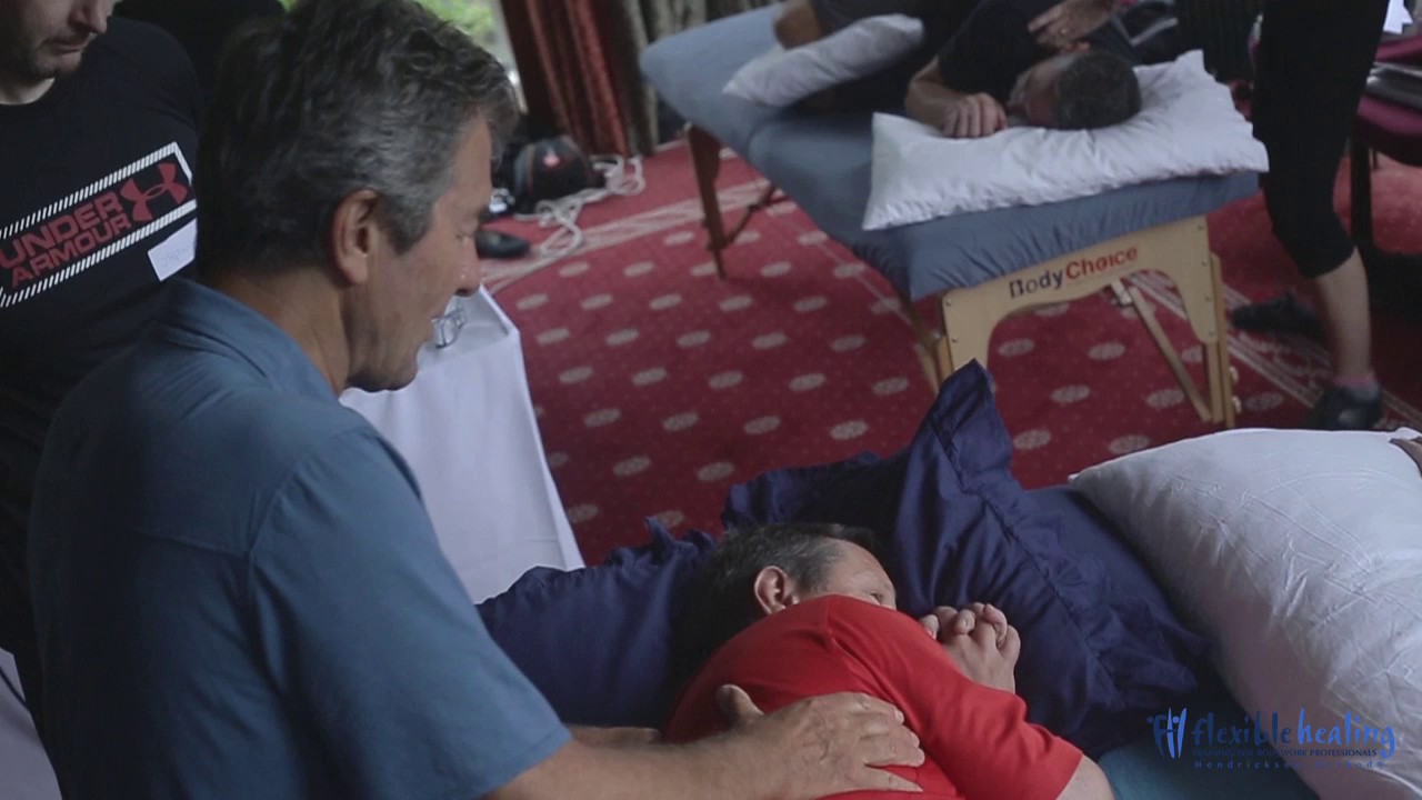 Hendrickson Method - Rhomboids, Levator Scapula, Thoracic Joints - YouTube