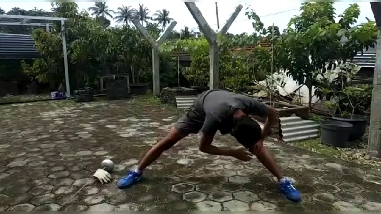 Basic Techniques For Forward And Reverse & Attacks Fencing - YouTube