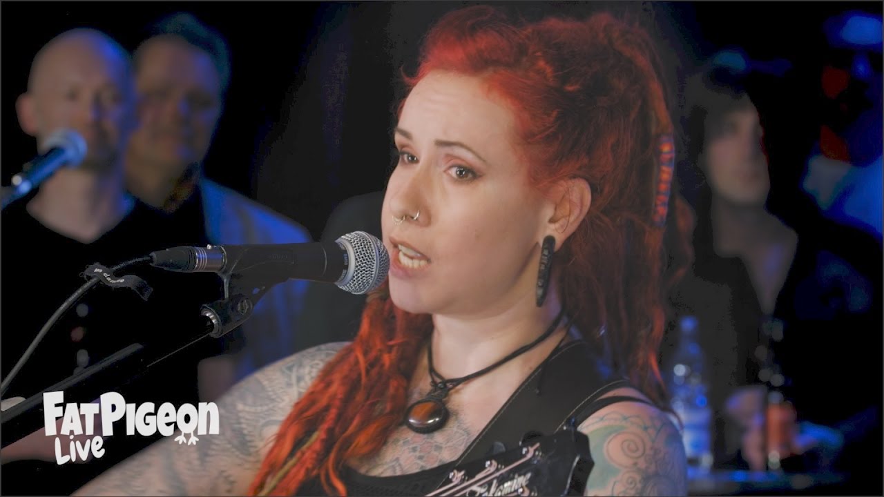 Nikki Rous - I Love You [LIVE] - YouTube