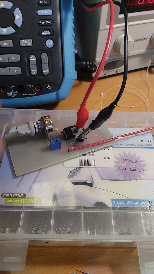 Rectangular pulse generator on NE555 - YouTube