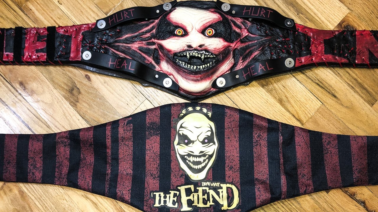 Unboxing: WWE Shop The Fiend Universal Championship replica - en ...