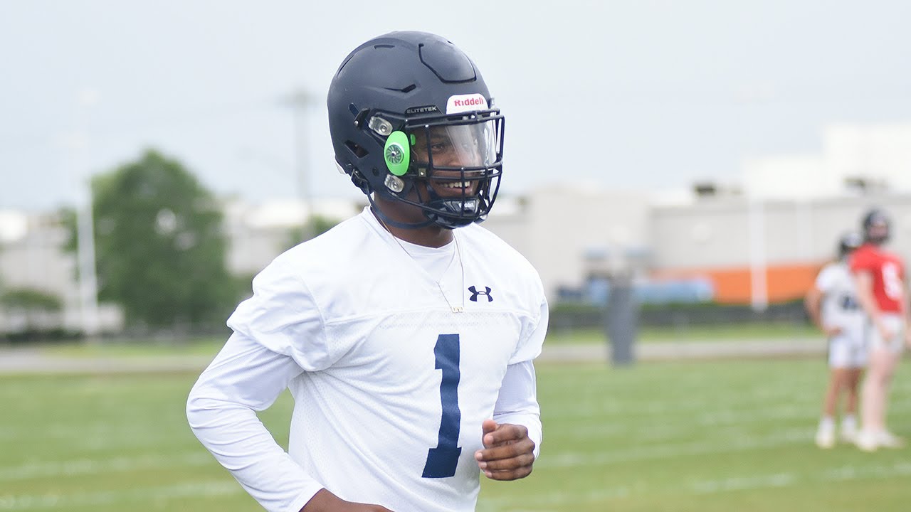 5-star WR Perry Thompson talks Auburn's recruiting push and Alabama ...