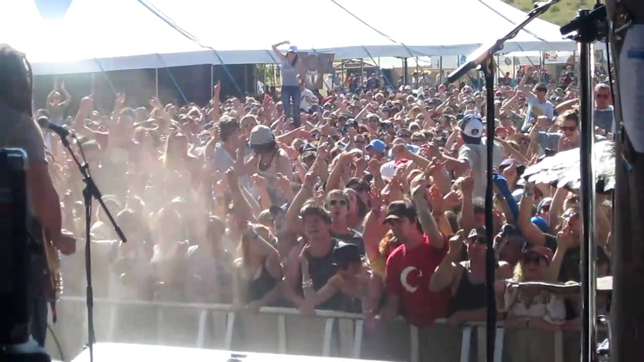 Ash Grunwald, Falls Festival Tasi, Breakout - YouTube