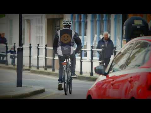 FORD Bisiklet Sürücülerinin Güvenliğini Arttıracak Emoji Ceketi Tasarladı