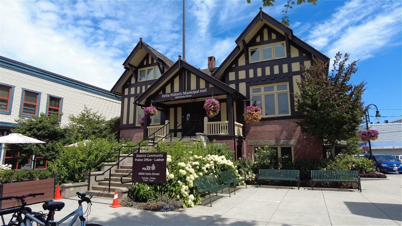 Visiting Ladner B.C. Walkthrough With @Torchie2010 🏃‍♀🇨🇦 - YouTube