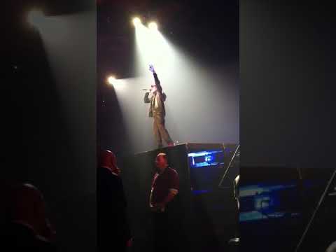 Jay-Z - Big Pimpin Live Auburn Hills 2011 HD - YouTube