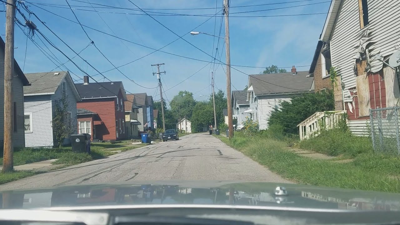 Driving In Cleveland, Ohio Hoods - YouTube