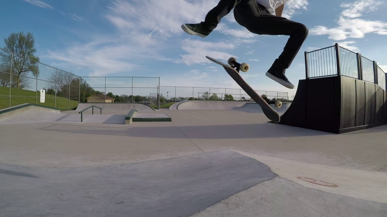 Skate Clips at the Manitowoc Skate Park - YouTube