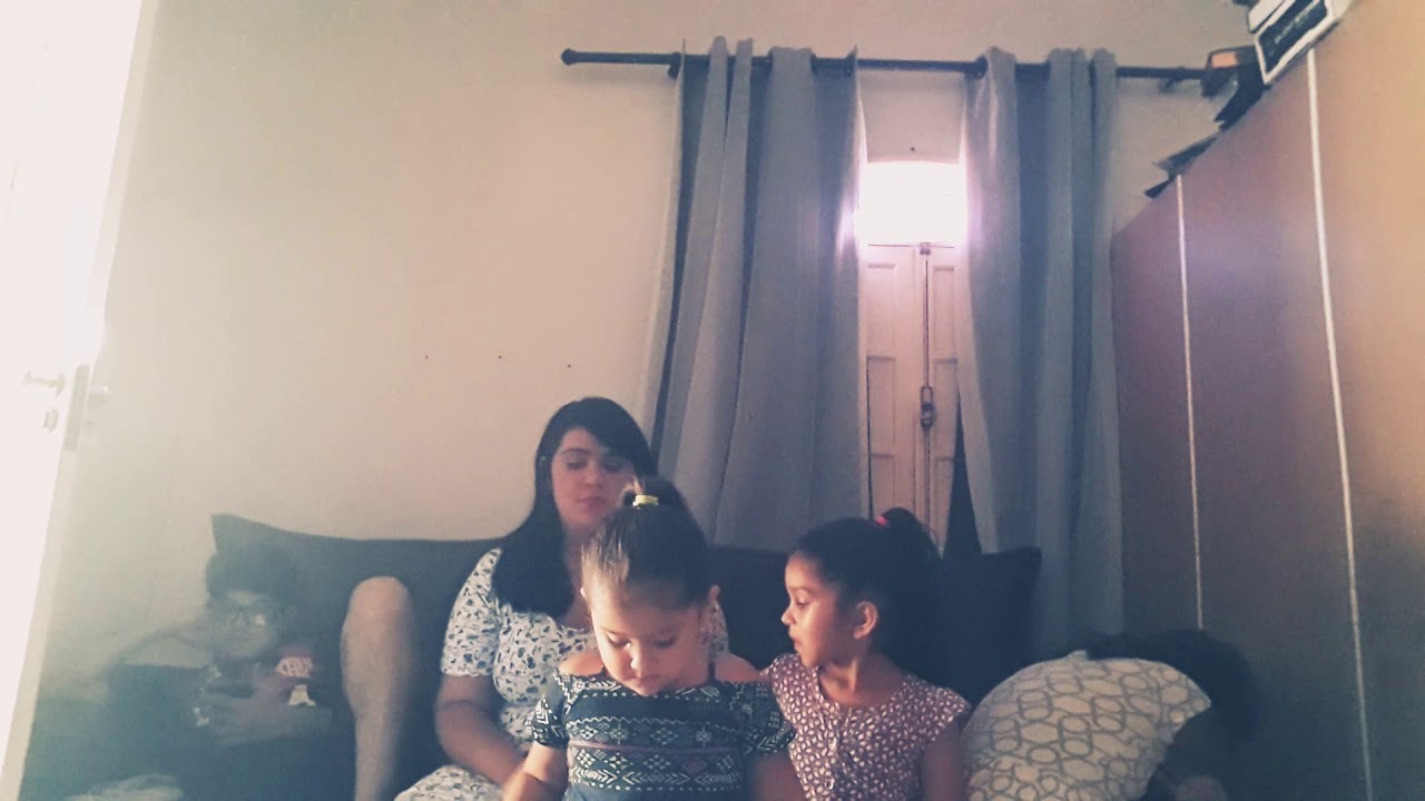 Alexandra Brum Cantando lindo es - YouTube
