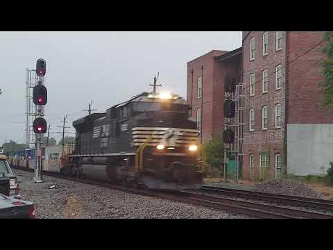 Westbound NS 277 Rolls through Suffolk, Va. - YouTube