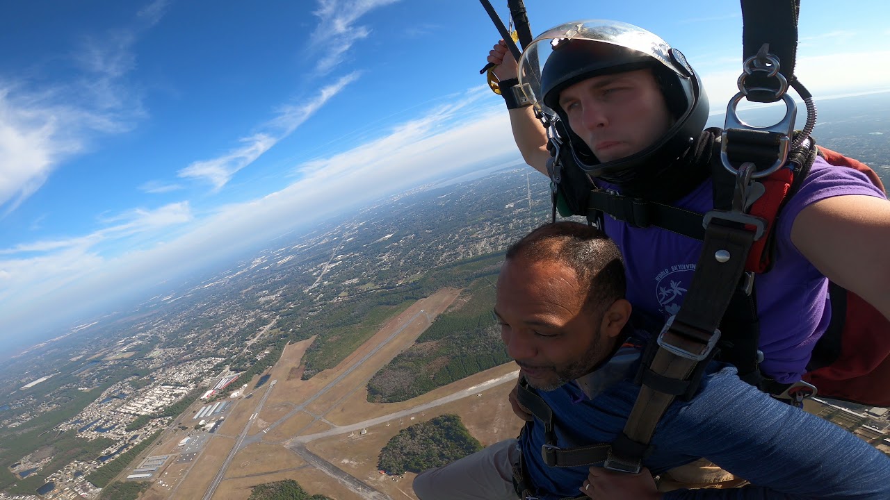 Big Willis Sky Diving (Finally enjoying it!) Dec 11 2021 - YouTube