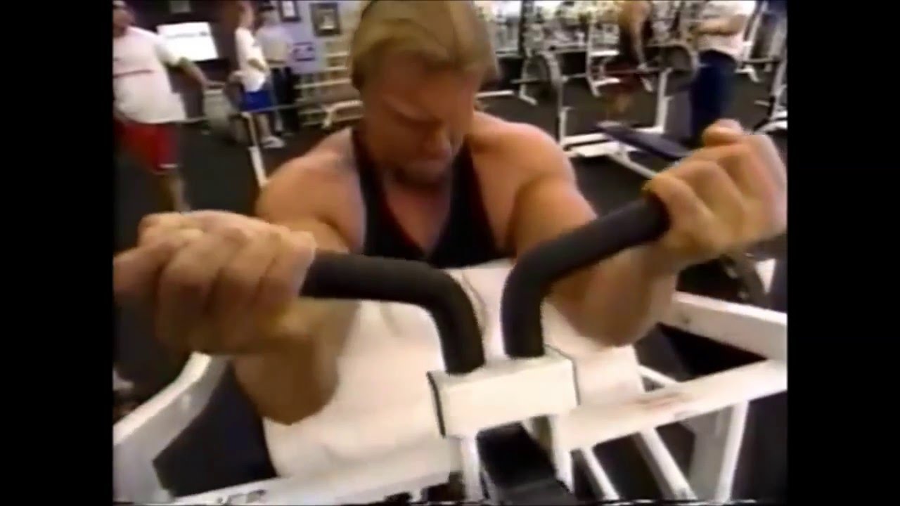 Triple H and Chyna Gym Workout WWF 2000 - YouTube