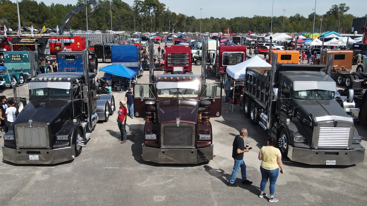 The BEST truck show in TEXAS !! Drag racing, custom big rigs and more ...
