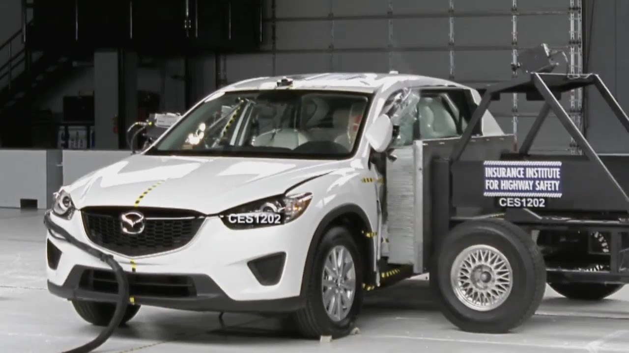 2013 Mazda CX-5 side IIHS crash test - YouTube