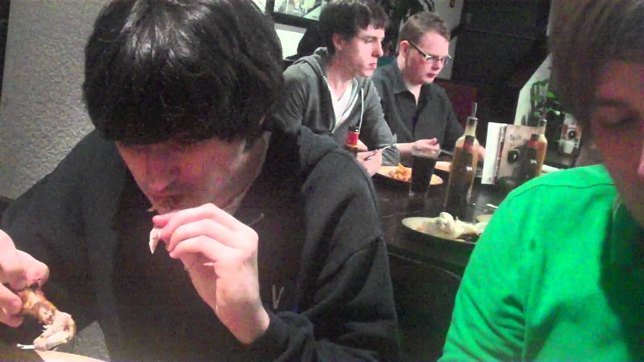 SvD Day 1 : Nando's Hot wing Roulette challenge continues - YouTube