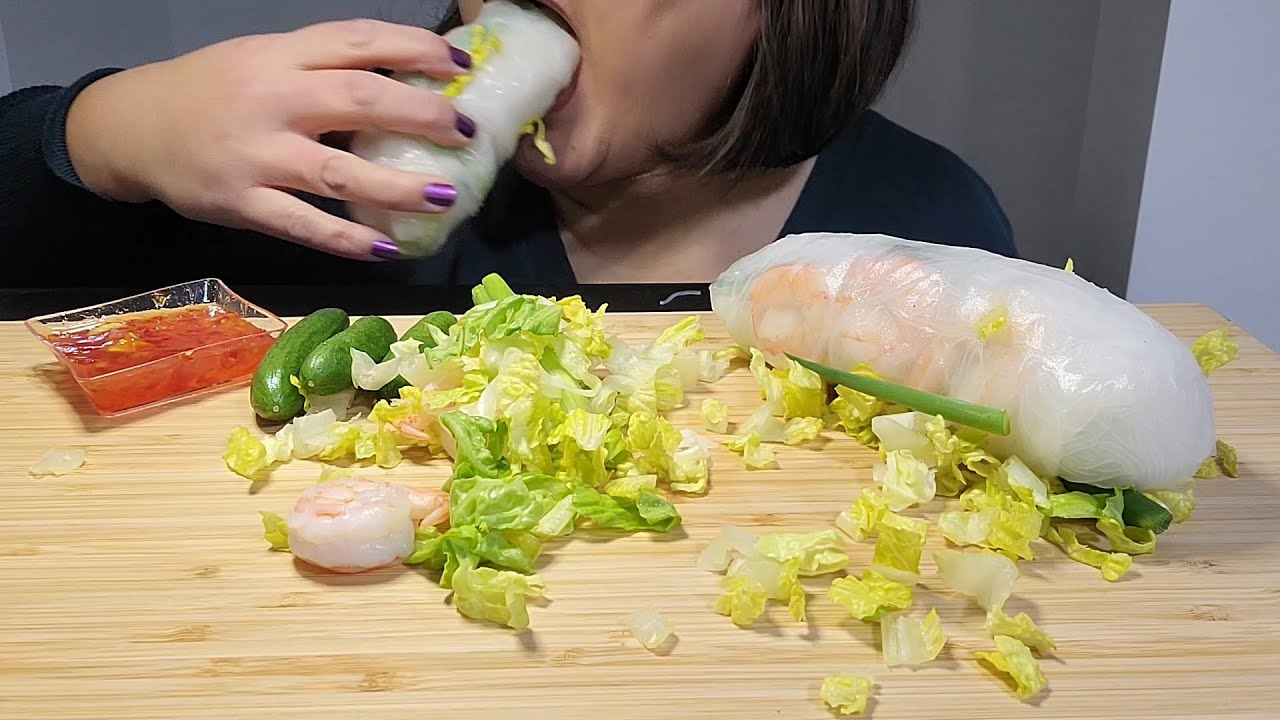 A.S.M.R. Springrolls, baby qukes, shrimps and chili sauce - YouTube