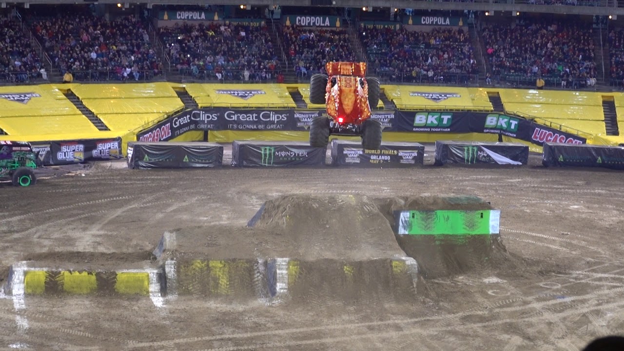 Max D on Fire Freestyle - YouTube