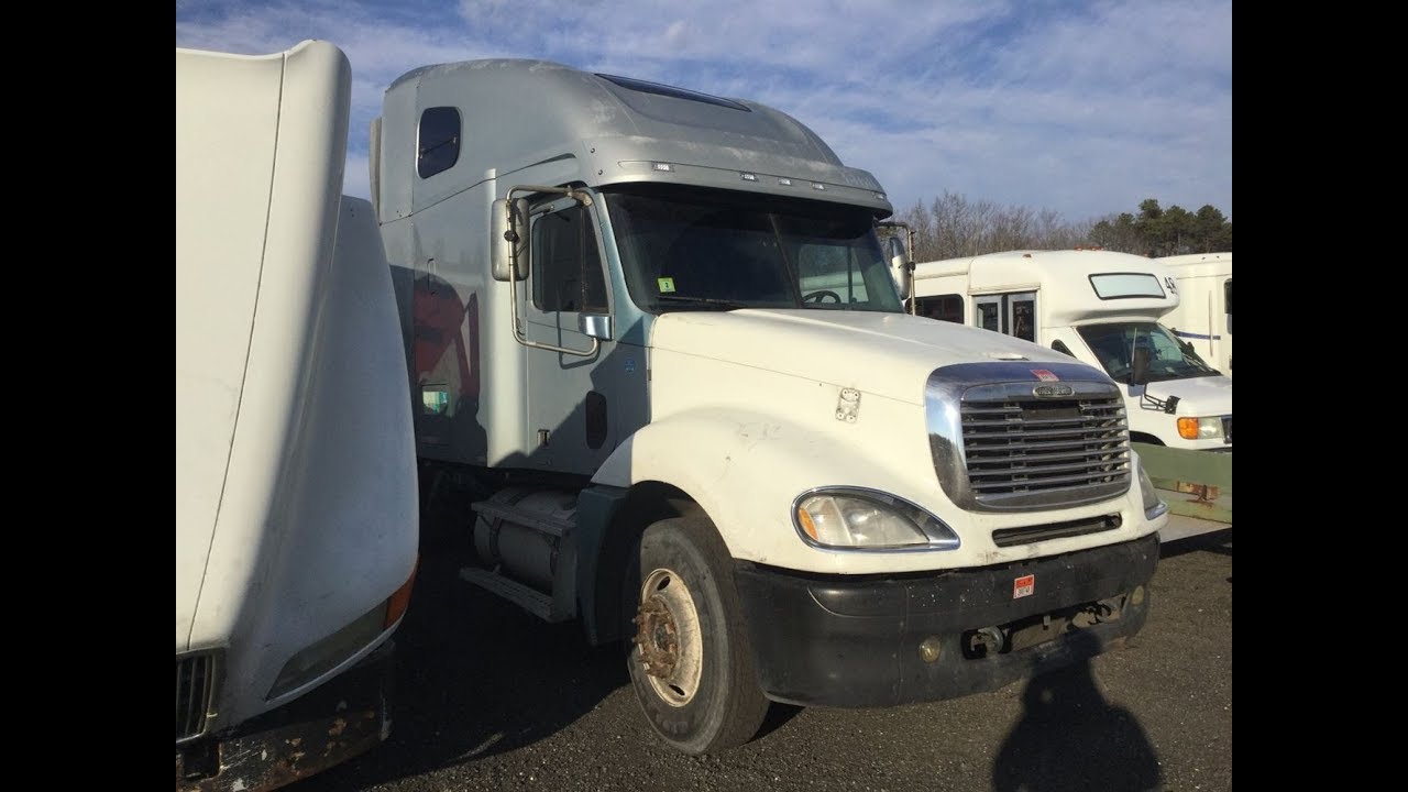2001 Freightliner COLUMBIA 120 with a Catapillar C15 - YouTube