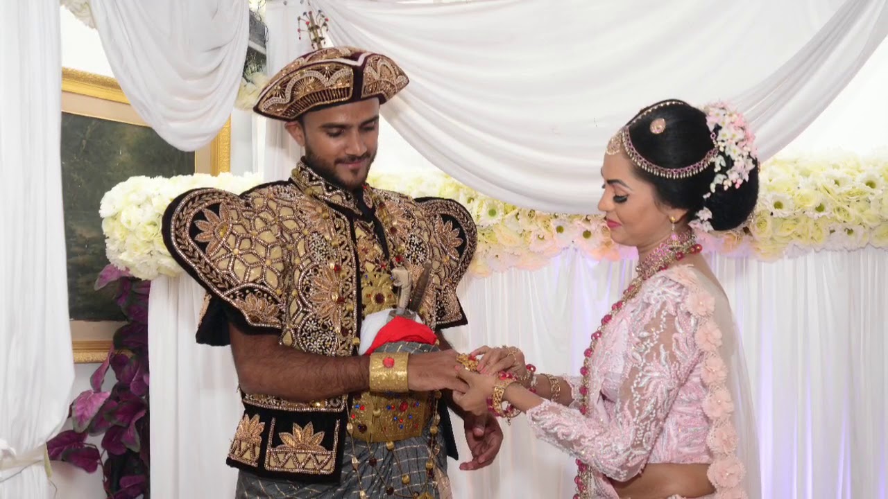 Traditional wedding in sri lanka with Thunuruwane Saranai song ...