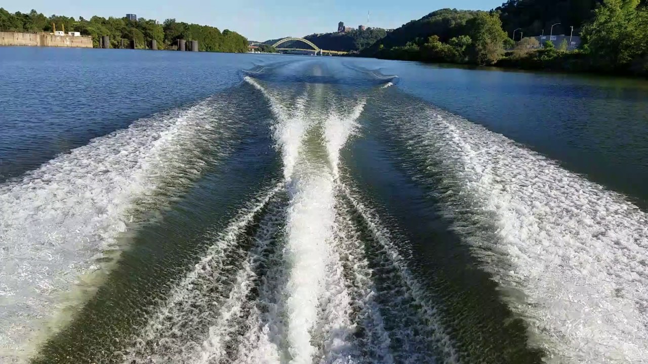 Thompson Santa Cruz 2600 Ohio River Back Channel in Pittsburgh - YouTube