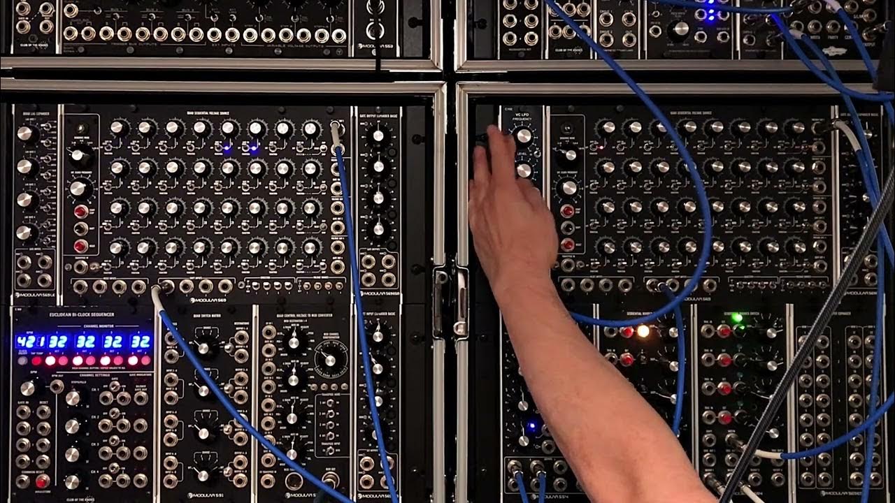Can I make two 8 step per row sequencers to act like one 16 step per row sequencer? - YouTube