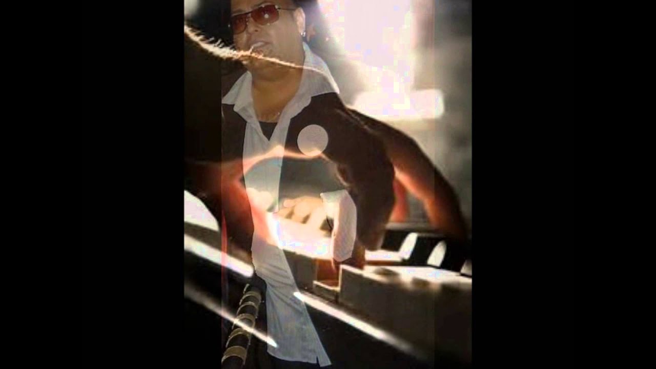 Mark Anthony Alvarez - Me and Mrs Jones - YouTube
