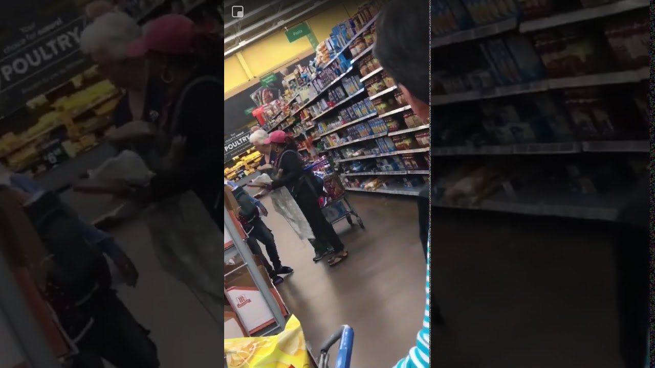 This why everybody don’t need kids FIGHTING IN WALMART - YouTube