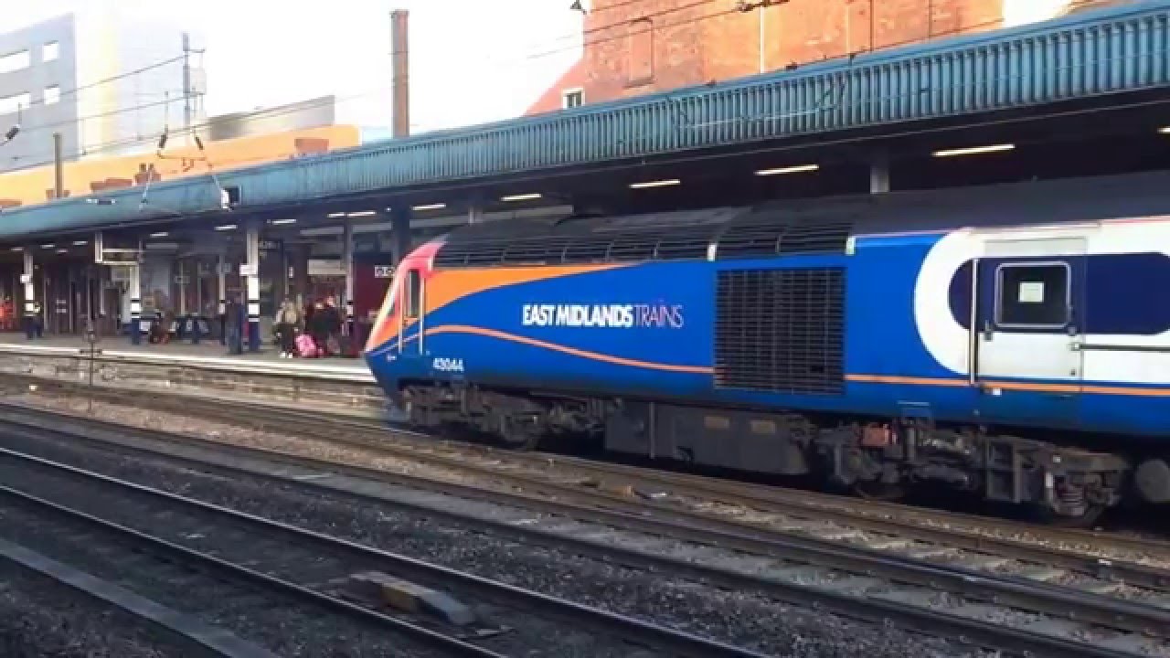 EMT HST Power Car 43044 At Doncaster To London Kings Cross - YouTube