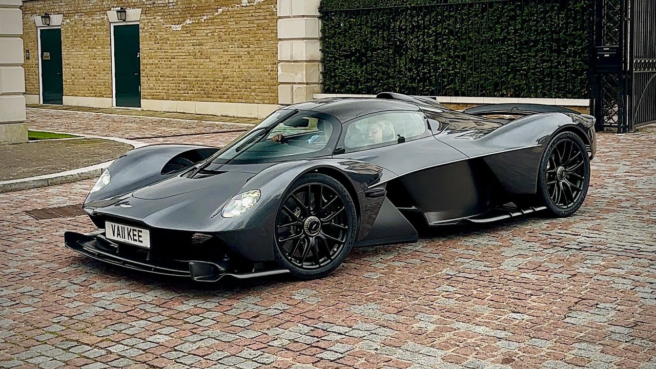 London Supercars 2023: Valkyrie, 812 Comp, Ford GT Carbon Series - YouTube