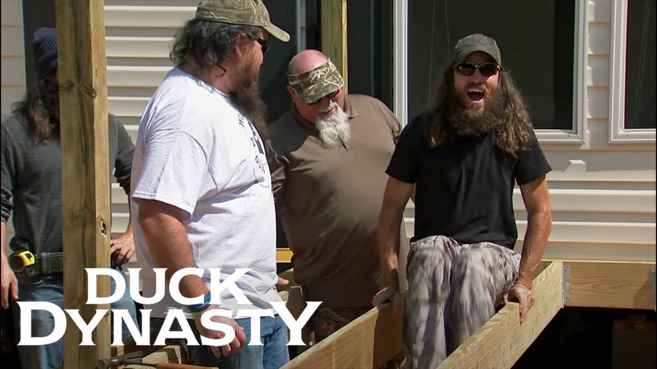 Duck Dynasty: Building a Deck for Theressa (Season 7, Episode 4) | Duck ...