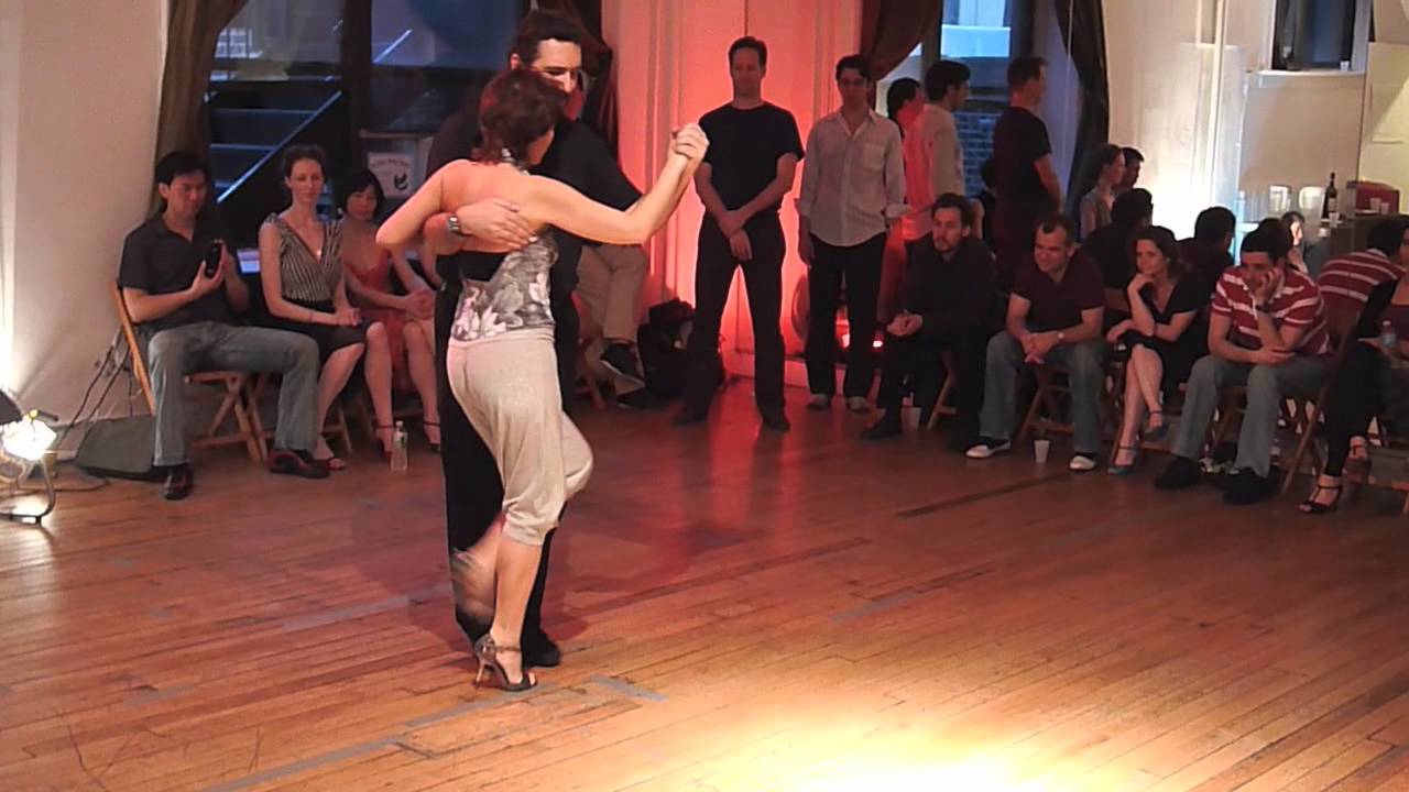 Gustavo Benzecry & Maria Olivera tango perf. at Práctilonga-939 (NYC ...