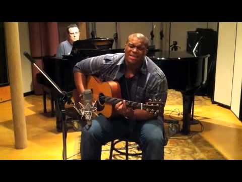 Michael Lynche - R&B Acoustic Sessions - Speechless - YouTube