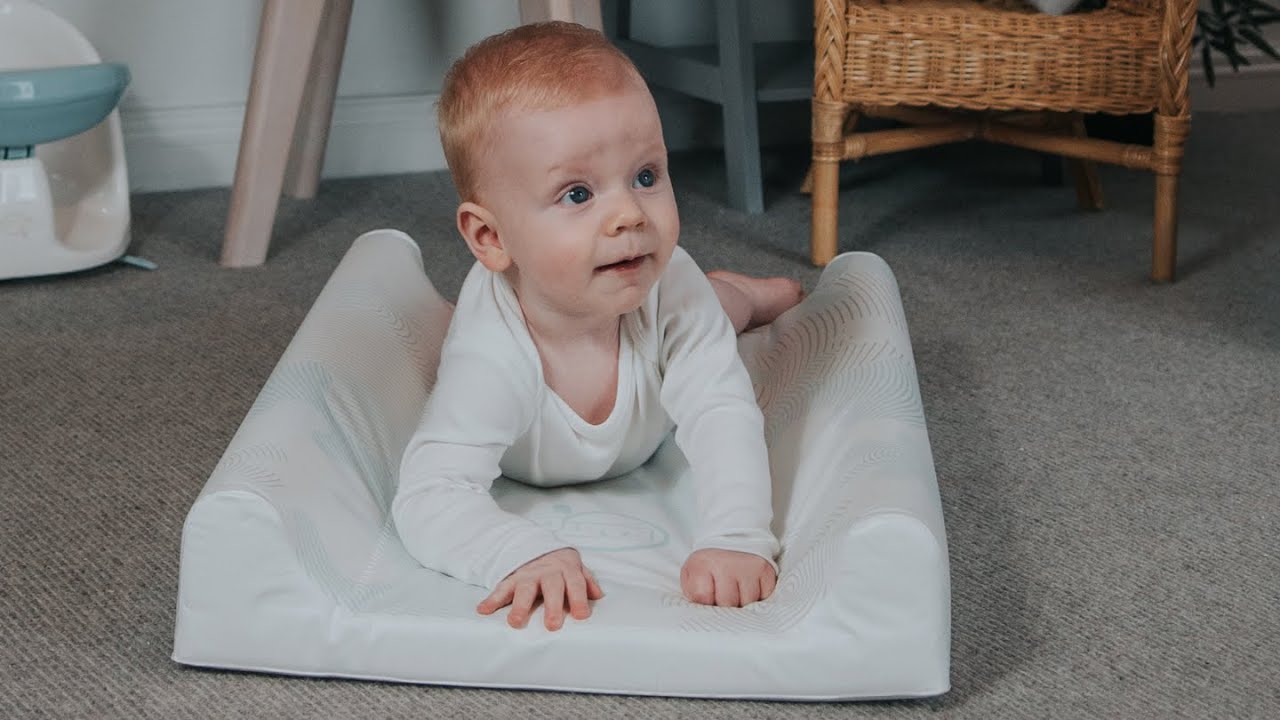 SuperMax Baby Wedge Changing Mat - YouTube