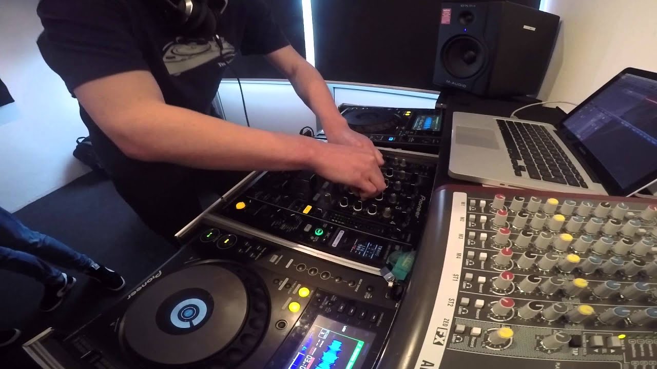 B2B2B DnB Mix (DJ I Spy, Part 1) - YouTube