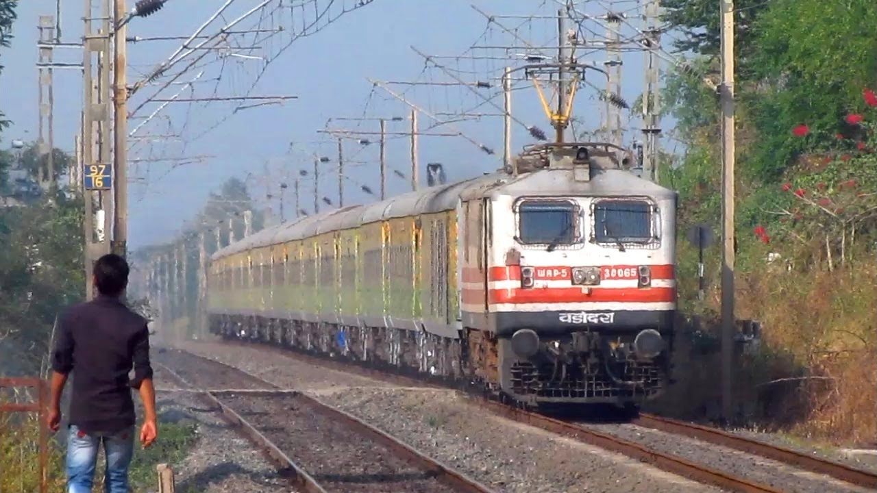WAP-5 Mumbai AC Duronto Strike at Maximum Permissible Speed...! - YouTube