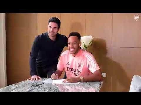 Watch: The moment that Auba signed da ting! - YouTube