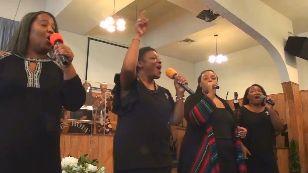 The St. James Choir of Sacramento - The Lord Is Blessing Me - YouTube