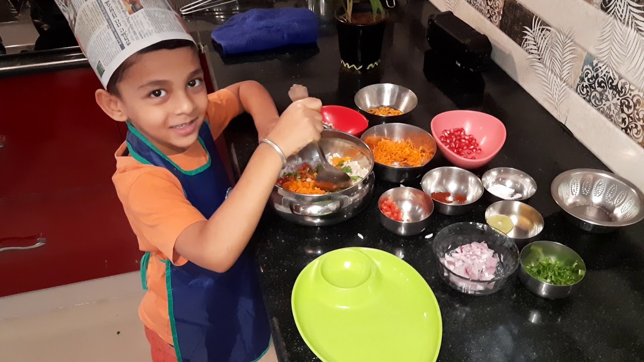 Bhel Puri preparation by Vedanth - YouTube