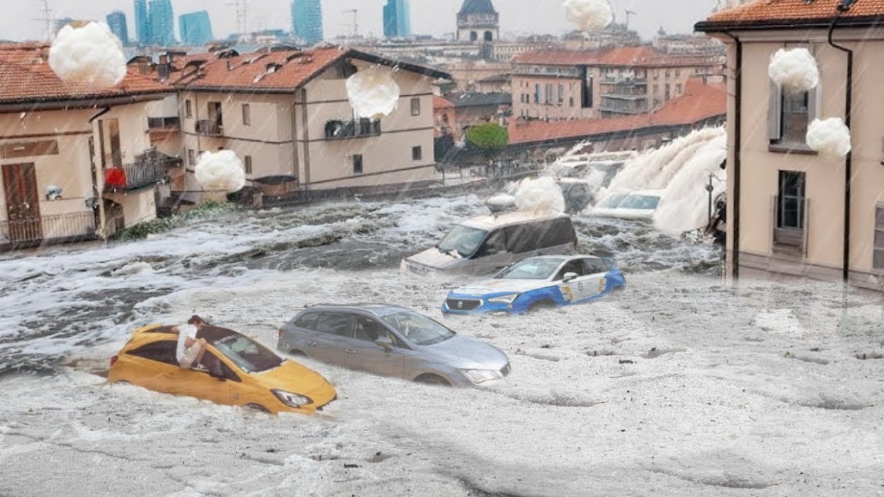 5 minutes ago in Spain! Half of the city in Catalonia was hit by hail ...