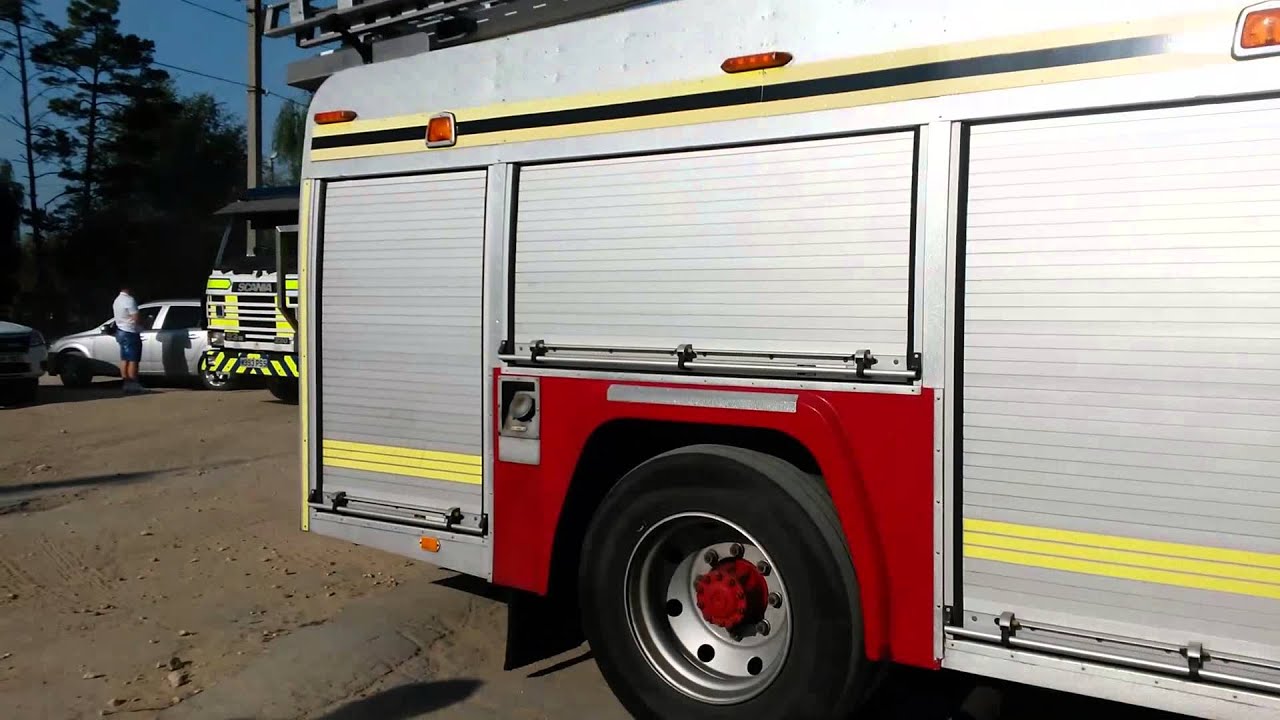 Blythswood Fire Engines Arrive - YouTube