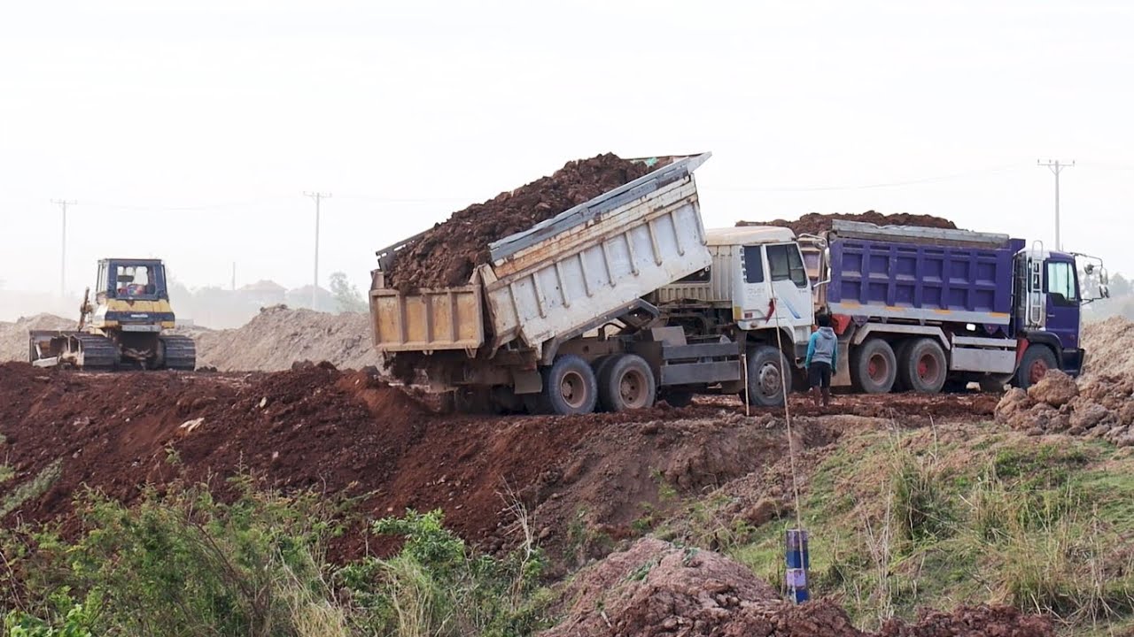 Loading Dump Truck Transporting Dirt / Daily Active of mini trucks and ...
