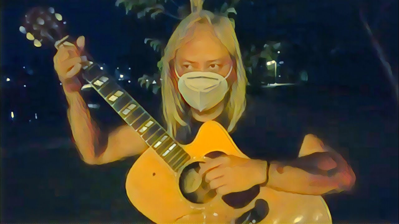 Left-Handed Guitarist | Plays Guitar Upside-Down - YouTube