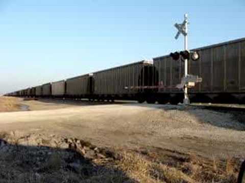 BNSF 5936, 6016 & dpu 5639 - YouTube