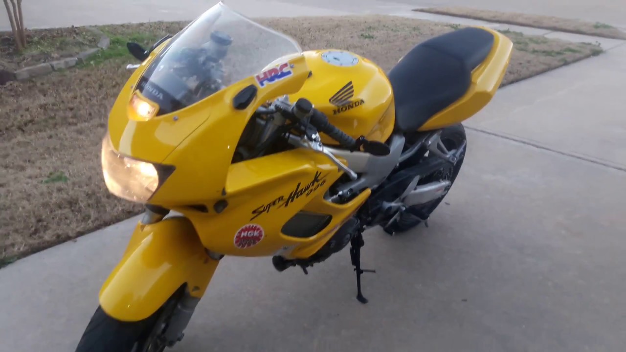 2000 HONDA SUPERHAWK 996 WALK AROUND AND COLD START! - YouTube