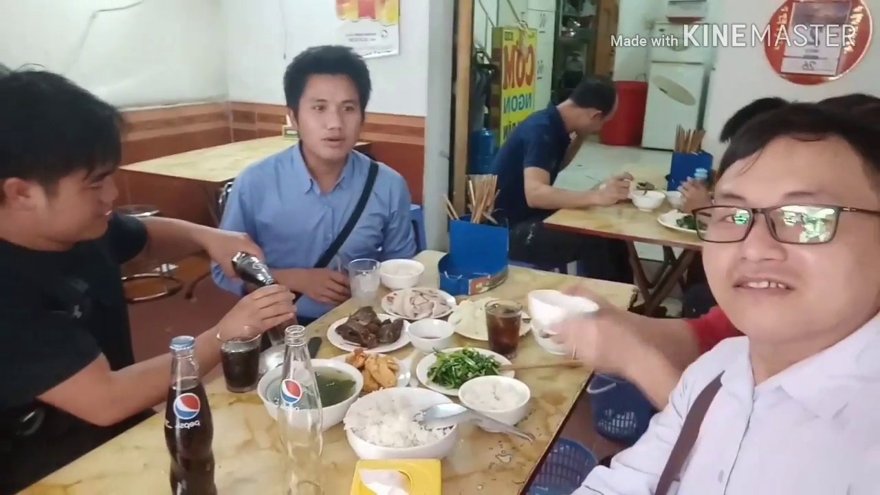 Kuam lauj mus saib Lauj thoj ib niam txiv nkaw tug me ab nram tsev khob ...