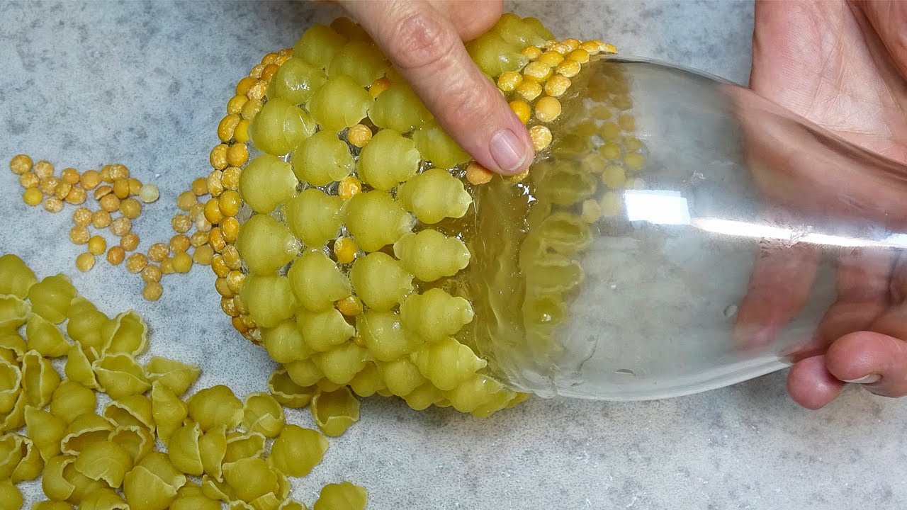 A bottle+pasta and dry peas, a forgotten decor that will surprise you ...