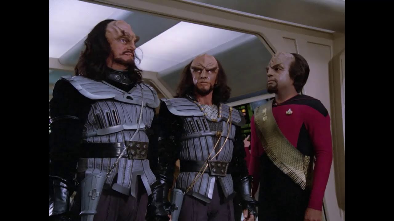 Star Trek TNG -- Worf Plays Host to a Pair of Klingon Throwbacks (Part ...